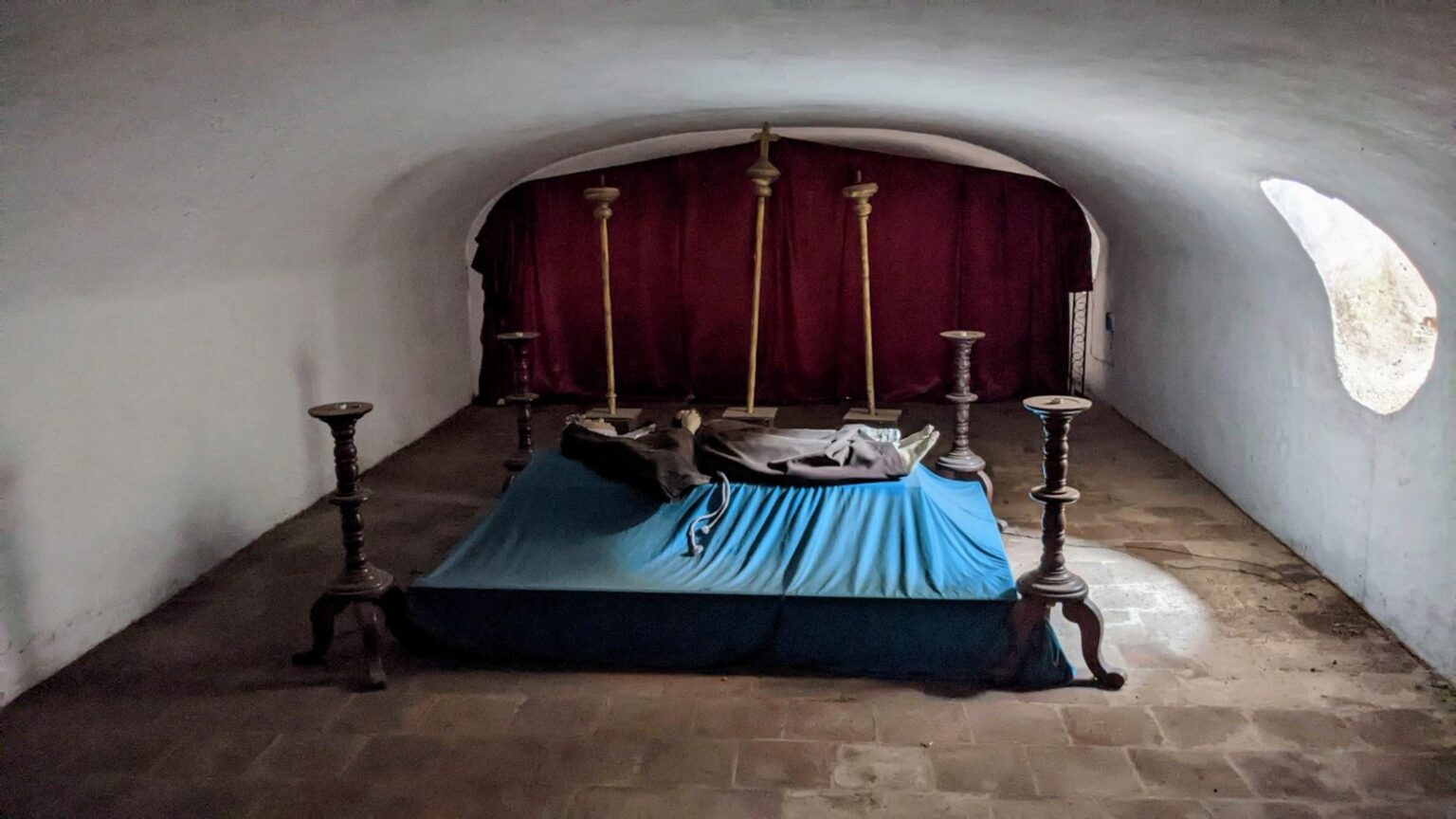 How To Guide for Visiting Capuchinas Church and Convent – Two Travel ...